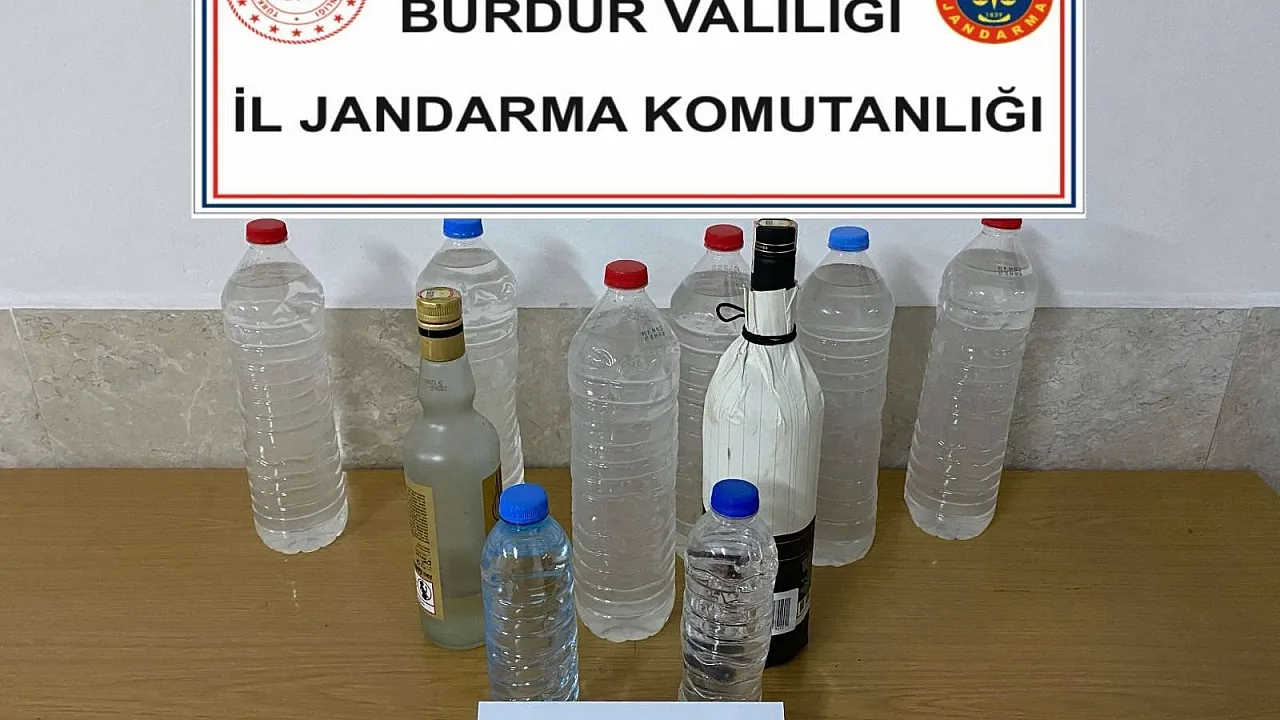 10 litre sahte/kaçak rakı ele geçirildi 10 litre sahte/kaçak rakı ele geçirildi